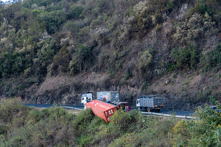 Highway Hotspots: Identifying and Avoiding Common Truck Accident Zones